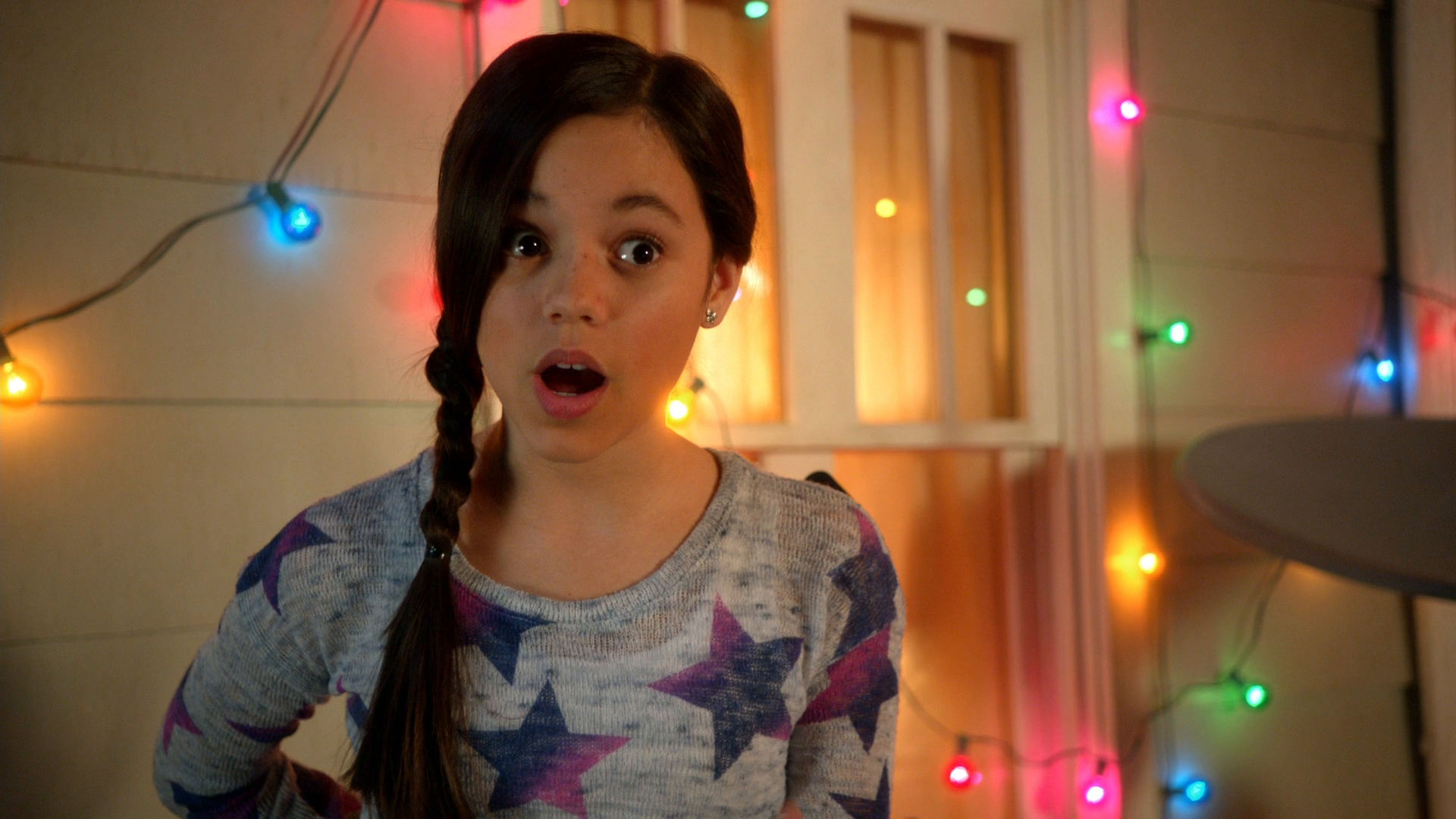 1.08 - Stuck in Harley's Comet - 432 - Jenna Ortega World - Photo Gallery