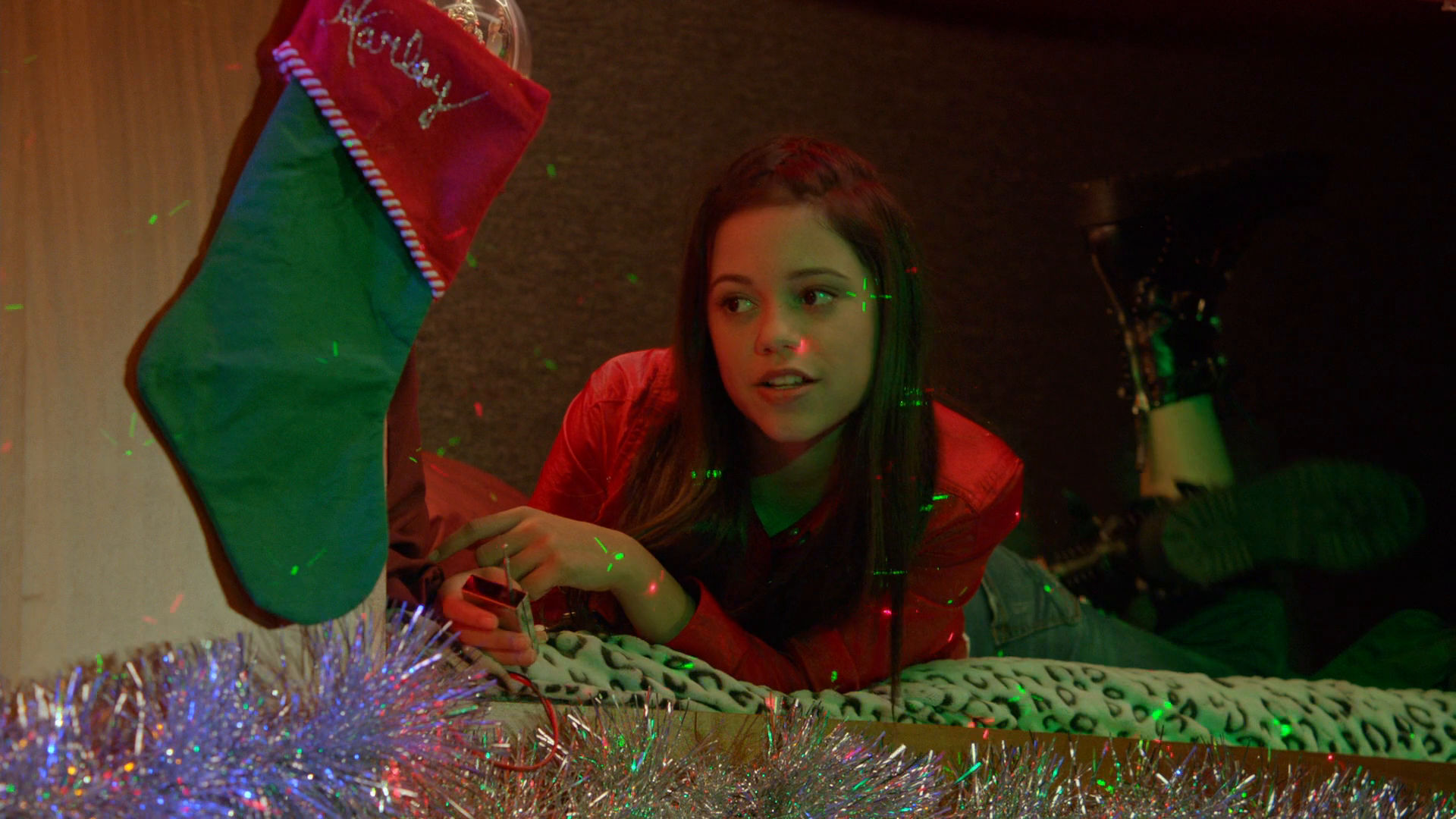 3.01 - Stuck at Christmas – The Movie - 336 - Jenna Ortega World ...