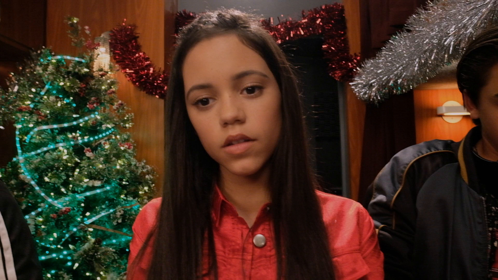 3.01 - Stuck at Christmas – The Movie - 554 - Jenna Ortega World ...